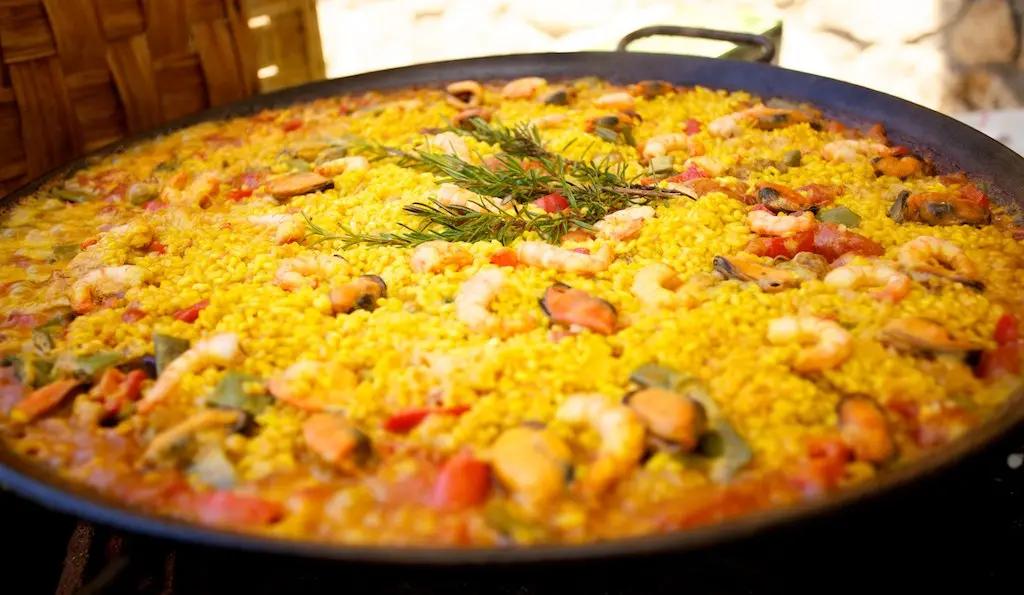 Smoked Paella: A Delicious Twist On A Classic Dish | Smokedbyewe